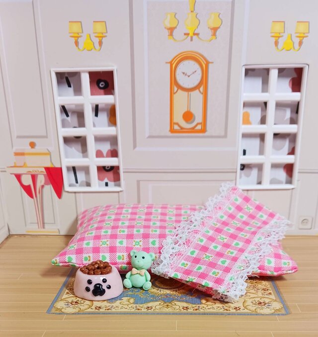 羊毛フェルト 気持ちよさそうにフトンに寝ている猫 ちゃん | iichi 日々の暮らしを心地よくするハンドメイドやアンティークのマーケットプレイス