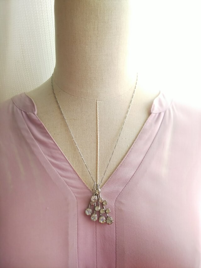 ヴィンテージ 流れ星のようなRhineストーン（右流れ）カブトピン付き／ネックレス | iichi 日々の暮らしを心地よくするハンドメイドやアンティークのマーケットプレイス