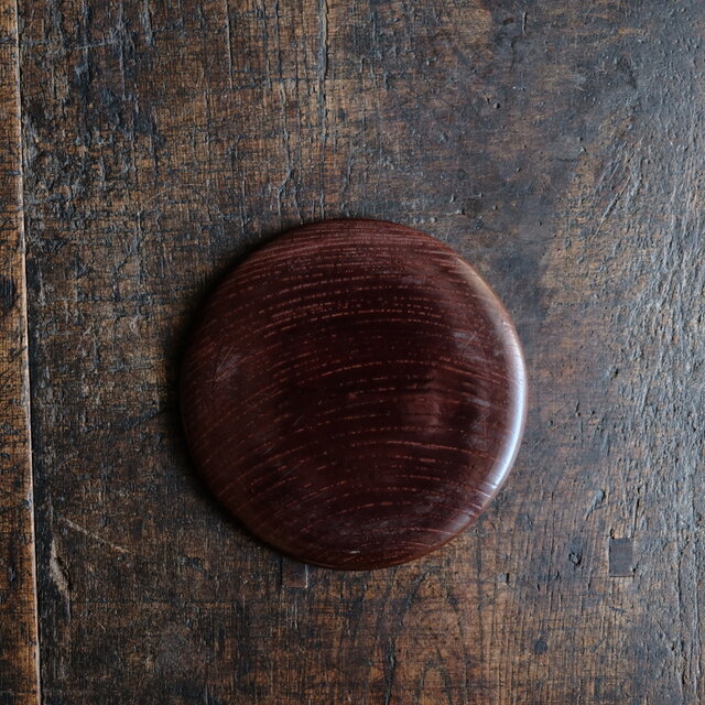 深みのある色味 時代物 拭き漆銘々皿 中皿 菓子皿 骨董/antiques 古民家 古道具 i1 | iichi 日々の暮らしを心地よくするハンドメイドやアンティークのマーケットプレイス