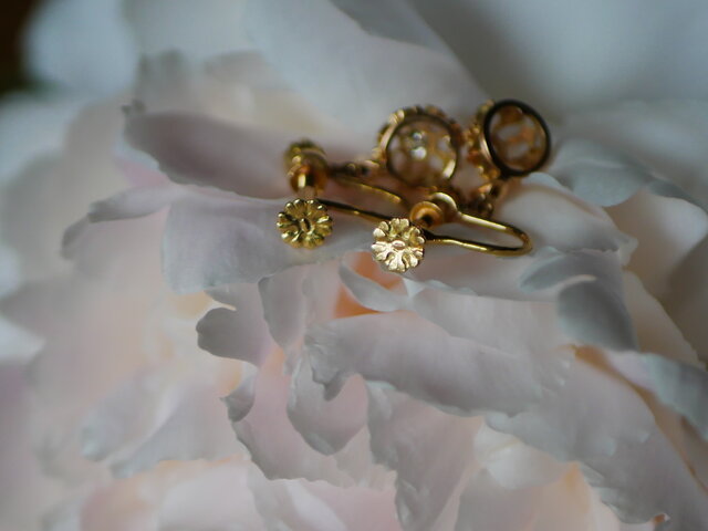 【FE-15 】フランスアンティーク K18 ダイヤモンド イヤリング アンティークジュエリー | iichi 日々の暮らしを心地よくするハンドメイドやアンティークのマーケットプレイス