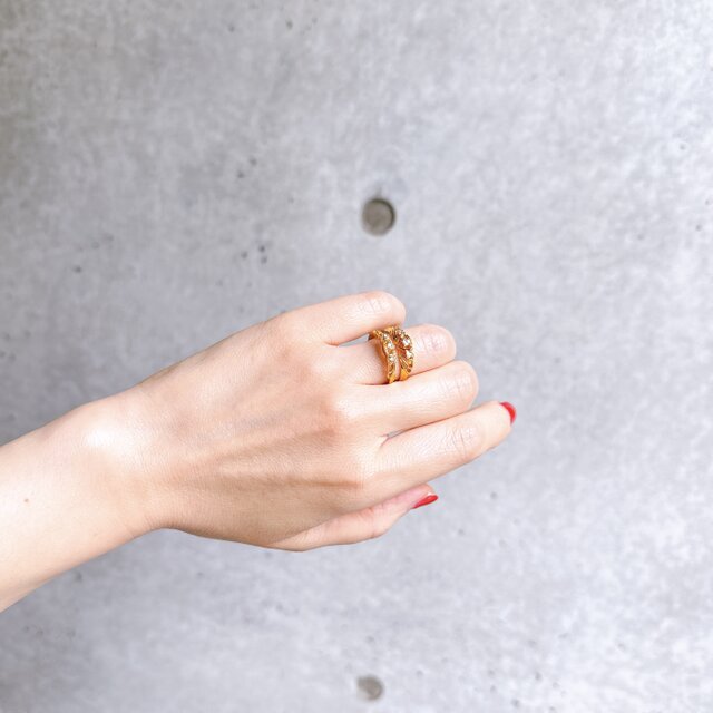 RA97-【 AVON 】エイボン・ヴィンテージリング 1998 Gold-tone Cubic Zirconia | iichi 日々の暮らしを心地よくするハンドメイドやアンティークの ...