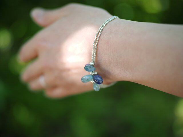 -Tanzanite・Kyanite- silver bracelet | iichi 日々の暮らしを心地よくするハンドメイドやアンティークのマーケットプレイス