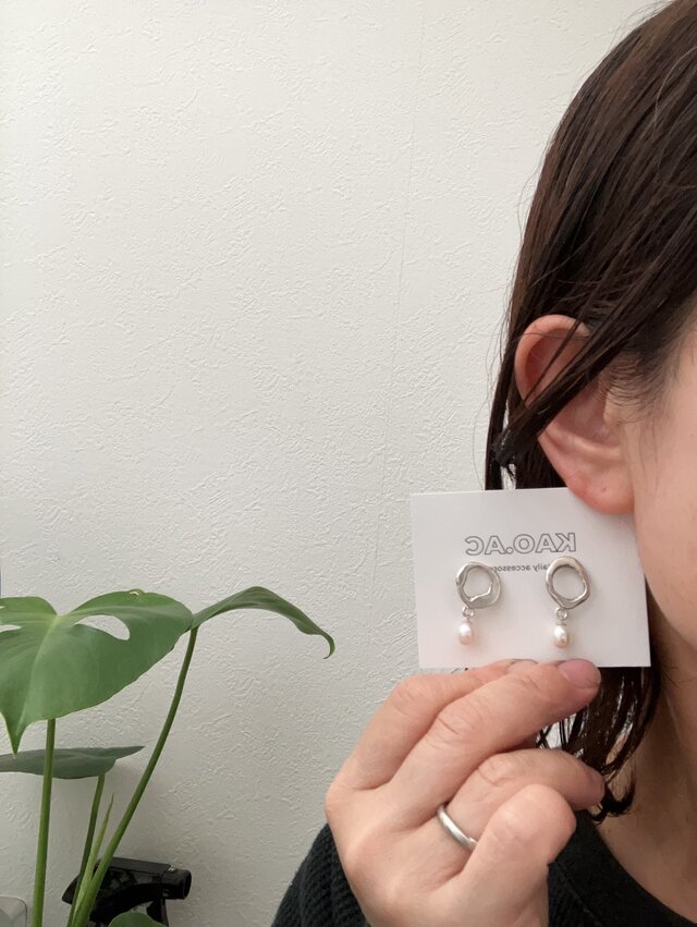 溶かした silver950 フラット サークルピアス 淡水パール シルバーピアス パールピアス デイリーユース | iichi 日々の暮らしを心地よくするハンドメイドやアンティークの ...