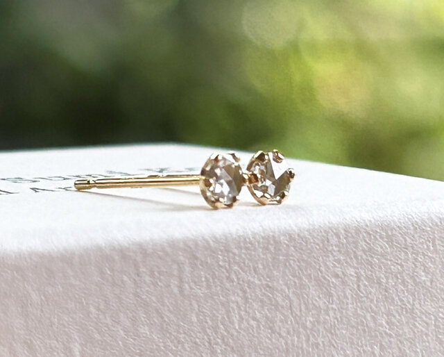 K18 ローズカット天然ダイヤモンド スタッドピアス K18 Yellow Gold+Diamond Studs | iichi 日々の暮らしを心地よくするハンドメイドやアンティークの ...