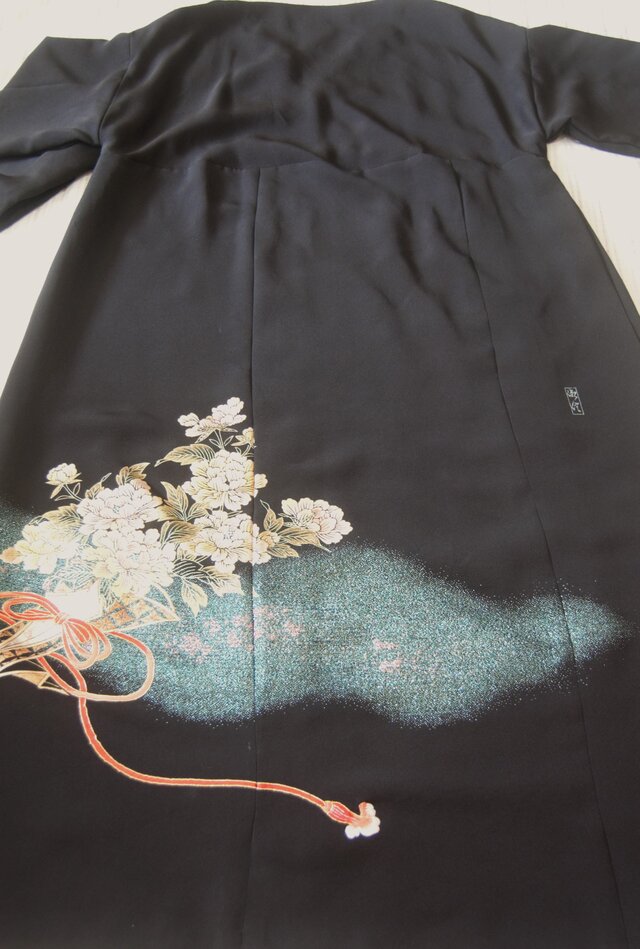 牡丹の花束 留袖ドレス＊ロングペチコート付き 着物リメイク | iichi 日々の暮らしを心地よくするハンドメイドやアンティークのマーケットプレイス