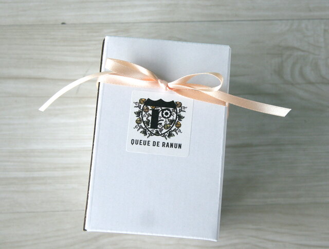 Iron gold square -apricot pinkroses- | iichi 日々の暮らしを心地よくするハンドメイドやアンティークのマーケットプレイス