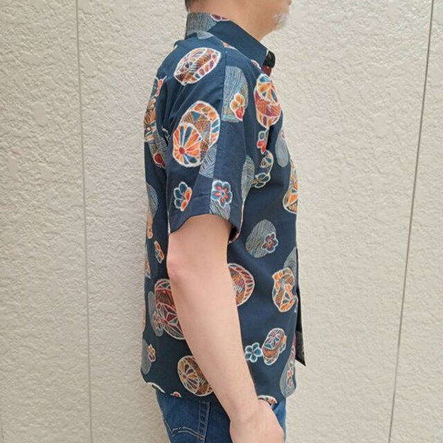 半袖和柄シャツ（銘仙手毬文様） | iichi 日々の暮らしを心地よくするハンドメイドやアンティークのマーケットプレイス