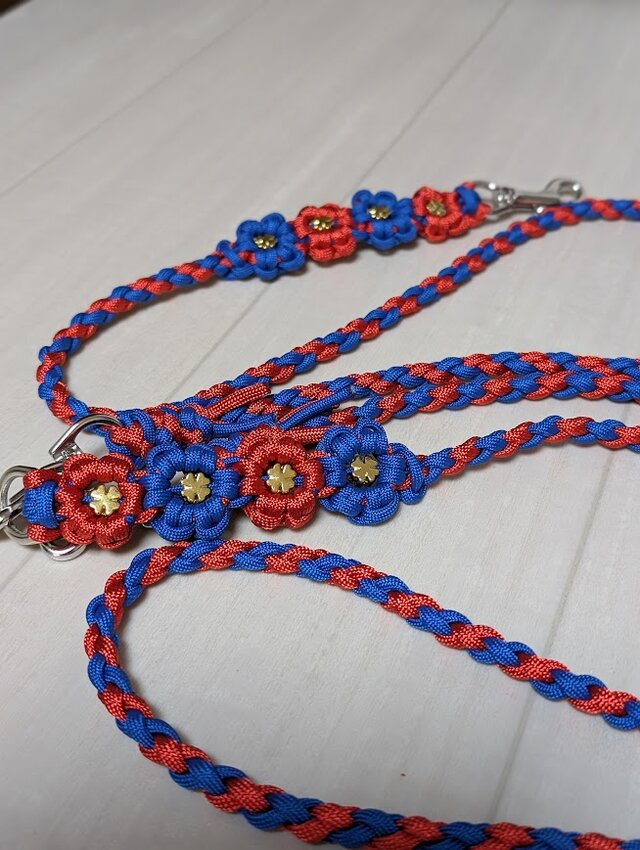 ハート柄ショルダーリード（全長230cm） 小型、中型犬用 お揃いの首輪もあります | iichi 日々の暮らしを心地よくするハンドメイドやアンティークのマーケットプレイス