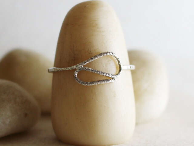 シルバーリング 0106 | iichi 日々の暮らしを心地よくするハンドメイドやアンティークのマーケットプレイス