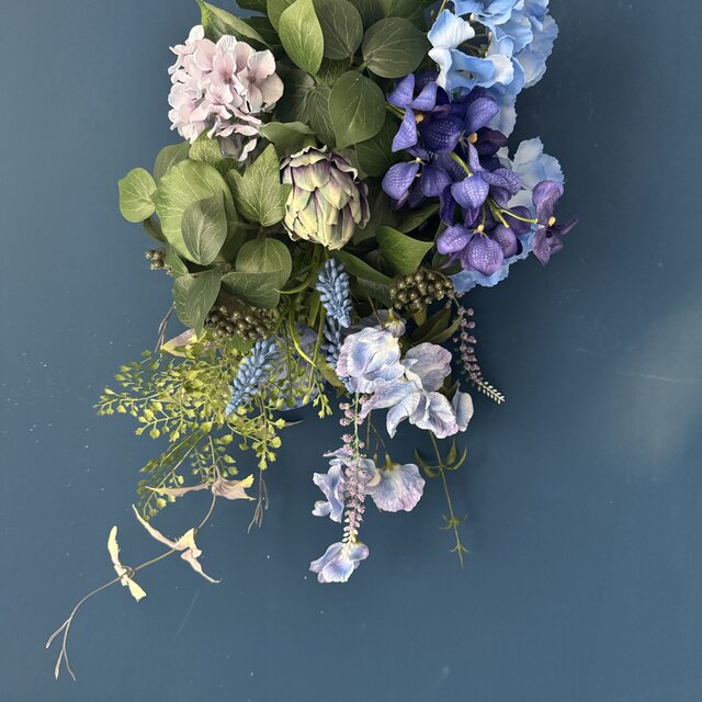 《サマーギフトにも》丁度いい60cm！雨粒のようなグリーンが可愛い梅雨のアジサイスワッグブーケ | iichi 日々の暮らしを心地よくするハンドメイドやアンティークのマーケットプレイス