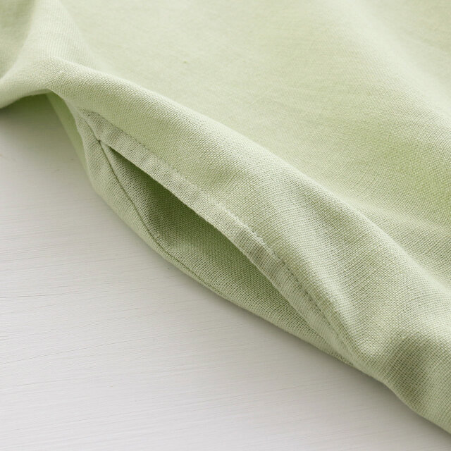 やわらかく、軽やかに。 リネン混 スモックワンピース （ピスタチオ）OP34 | iichi 日々の暮らしを心地よくするハンドメイドやアンティークのマーケットプレイス