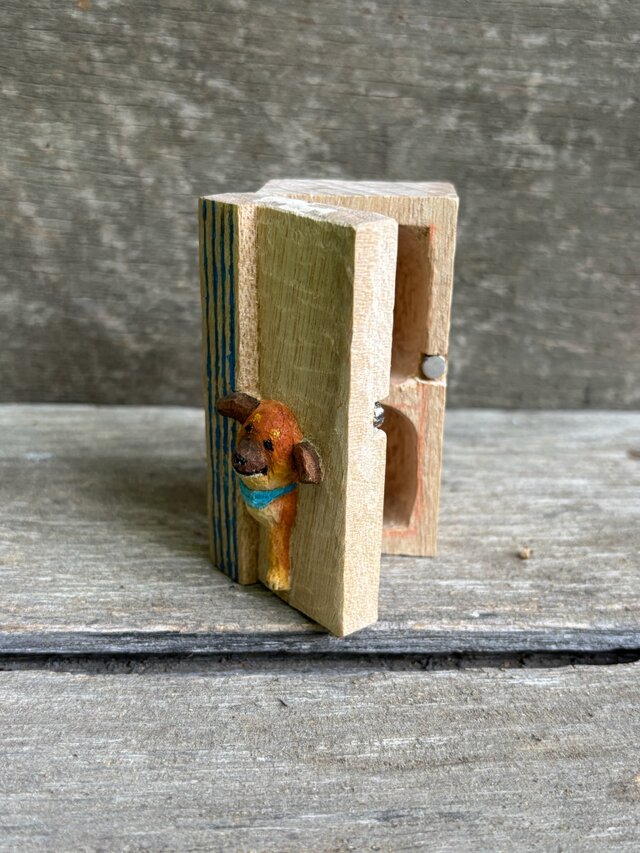 犬の小箱 3 | iichi 日々の暮らしを心地よくするハンドメイドやアンティークのマーケットプレイス