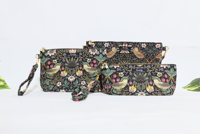 ストロベリーシーフの持ち手付きペンケース(ブラック) | iichi 日々の暮らしを心地よくするハンドメイドやアンティークのマーケットプレイス