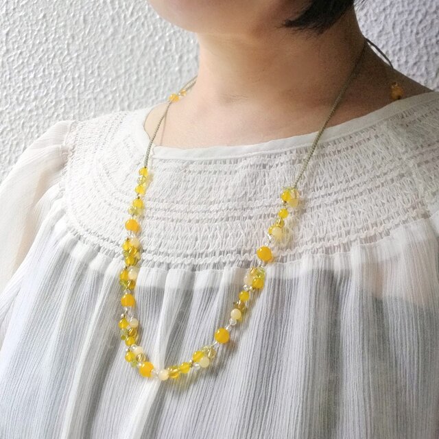 ミモザカラーの天然石 フリーサイズネックレス Y-2055 | iichi 日々の暮らしを心地よくするハンドメイドやアンティークのマーケットプレイス