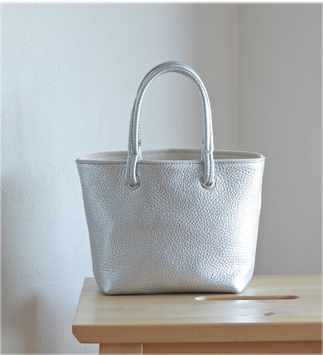 ちびちびトート シルバー | iichi 日々の暮らしを心地よくするハンドメイドやアンティークのマーケットプレイス