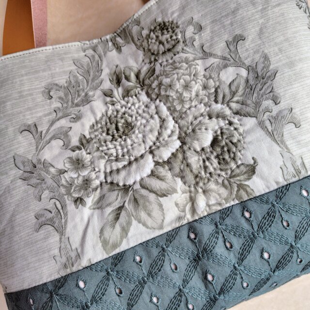 アンティークローズ*トートバッグ*グリーン | iichi 日々の暮らしを心地よくするハンドメイドやアンティークのマーケットプレイス