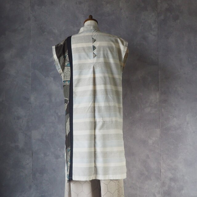be0005 着物リメイク 紬地と男性襦袢を使ったロングベスト/ 古布 kimono | iichi 日々の暮らしを心地よくするハンドメイドやアンティークのマーケットプレイス