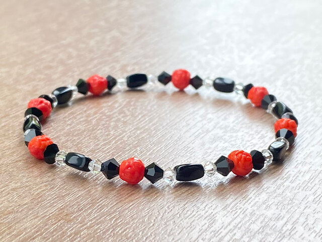 Beaded bracelet-85 | iichi 日々の暮らしを心地よくするハンドメイドやアンティークのマーケットプレイス