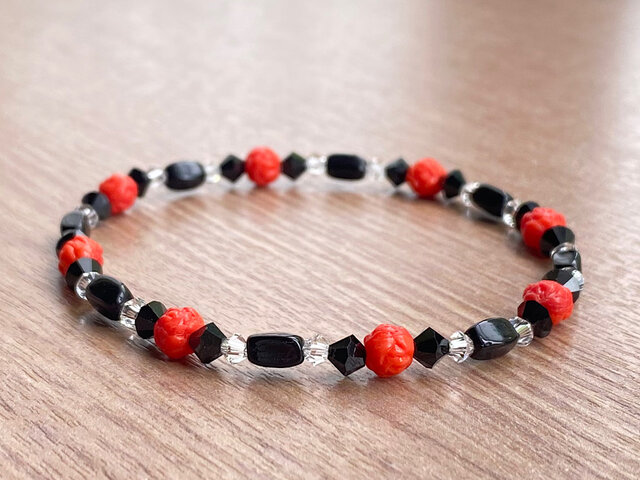 Beaded bracelet-85 | iichi 日々の暮らしを心地よくするハンドメイドやアンティークのマーケットプレイス