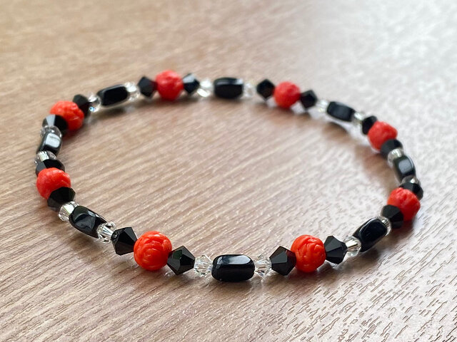 Beaded bracelet-85 | iichi 日々の暮らしを心地よくするハンドメイドやアンティークのマーケットプレイス