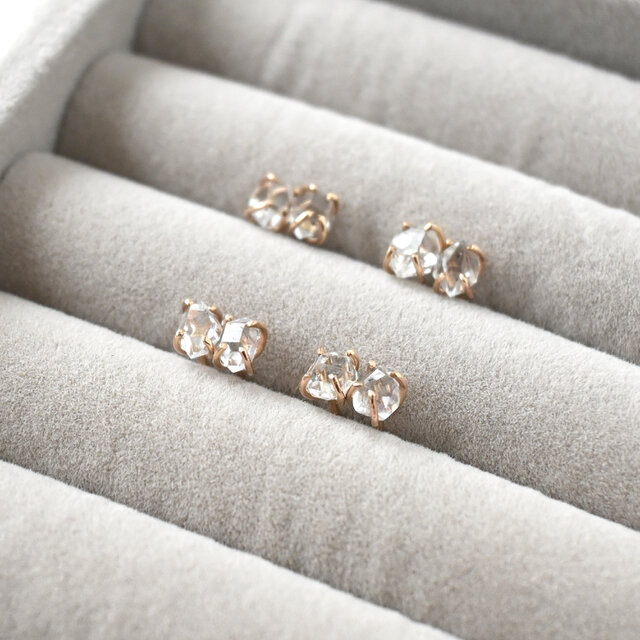 ハーキマーダイヤモンド14kgfスタッドピアス/petit（両耳・ペア） | iichi 日々の暮らしを心地よくするハンドメイドやアンティークのマーケットプレイス