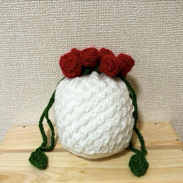 【オーダーOK】バラの巾着袋 ハンドメイド かぎ針編み フラワー | iichi 日々の暮らしを心地よくするハンドメイドやアンティークのマーケットプレイス