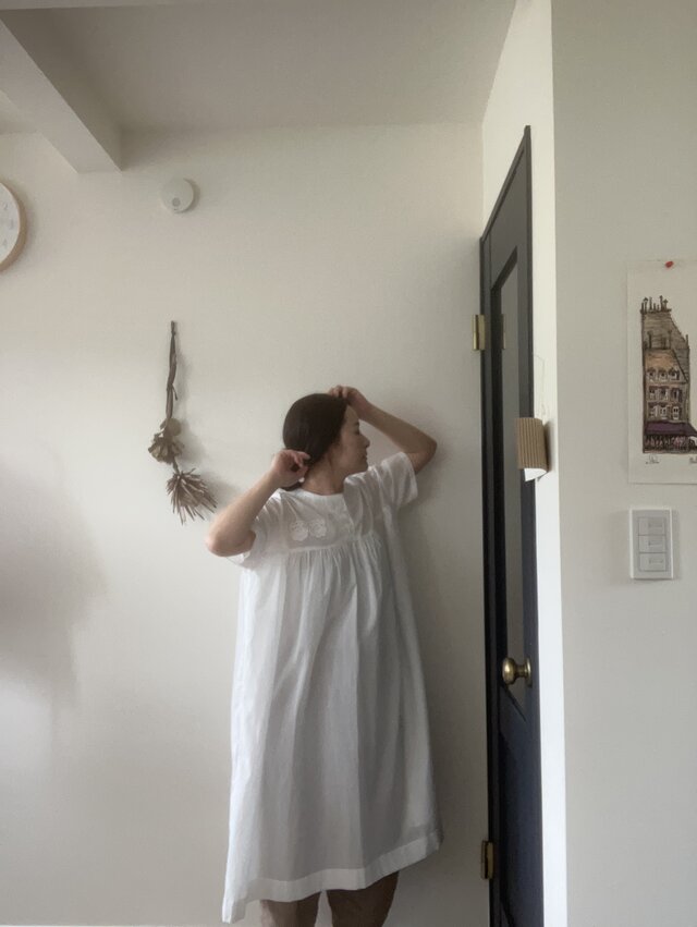 白コットンのロングワンピース（o-op-030) | iichi 日々の暮らしを心地よくするハンドメイドやアンティークのマーケットプレイス