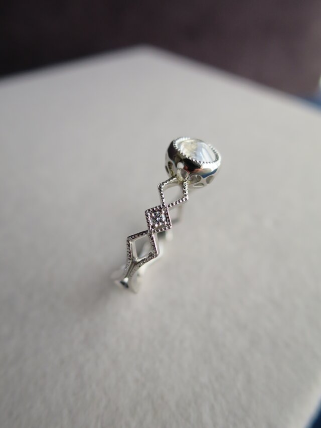 Pt Sword cabochon diamond ring | iichi 日々の暮らしを心地よくするハンドメイドやアンティークのマーケットプレイス