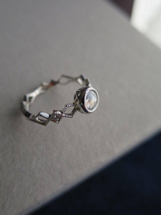 Pt Sword cabochon diamond ring | iichi 日々の暮らしを心地よくするハンドメイドやアンティークのマーケットプレイス