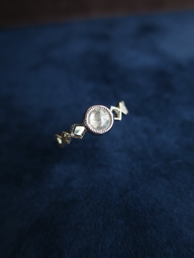 Pt Sword cabochon diamond ring | iichi 日々の暮らしを心地よくするハンドメイドやアンティークのマーケットプレイス