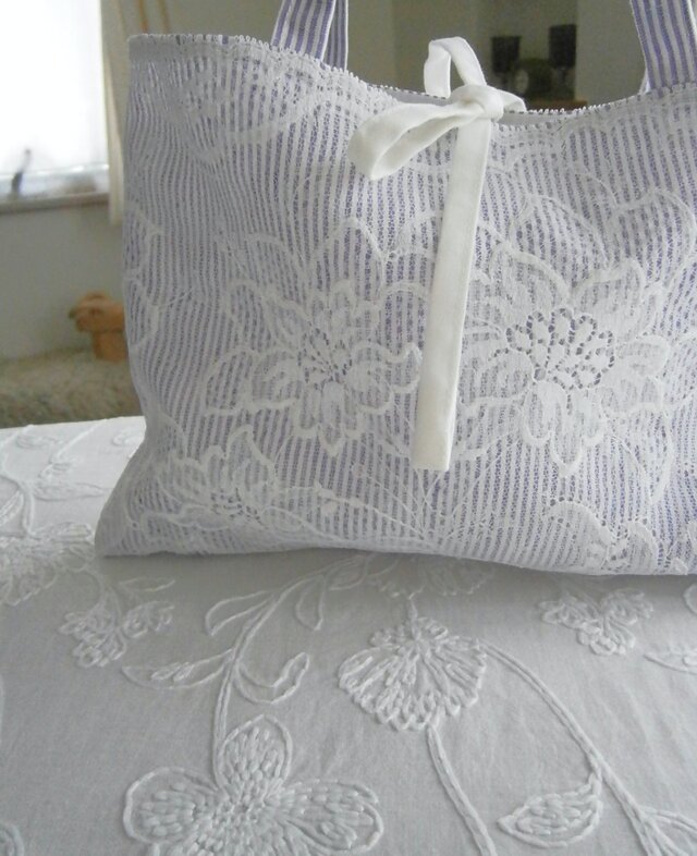 花lace×StripeLinen 小さなtote | iichi 日々の暮らしを心地よくするハンドメイドやアンティークのマーケットプレイス