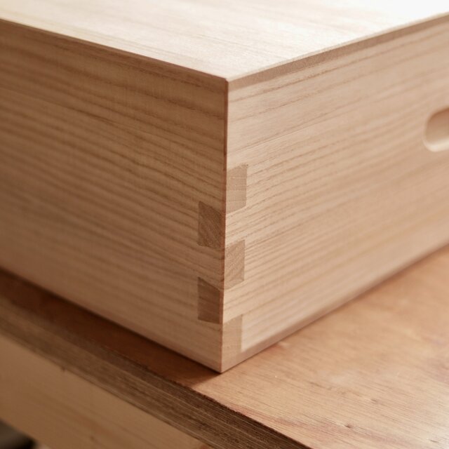 総桐衣裳箱 | iichi 日々の暮らしを心地よくするハンドメイドやアンティークのマーケットプレイス