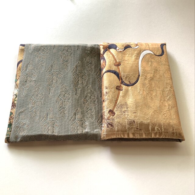 『風神雷神〜三包美』 御朱印帳袋 B6サイズ1〜2冊用 御朱印帳ポーチ 御朱印帳ケース 御朱印帳入れ 数寄屋袋 桐生織物 | iichi 日々の暮らしを心地よくするハンドメイドやアンティークの ...