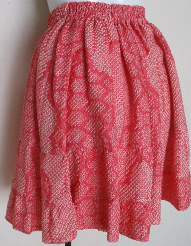 8240 絞りの羽織で作ったミニスカート ＃送料無料のコピー | iichi 日々の暮らしを心地よくするハンドメイドやアンティークのマーケットプレイス