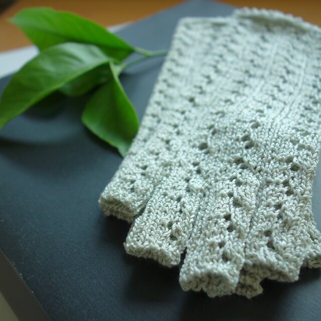 シルク/レースグローブ/シルバーグレイラメ | iichi 日々の暮らしを心地よくするハンドメイドやアンティークのマーケットプレイス