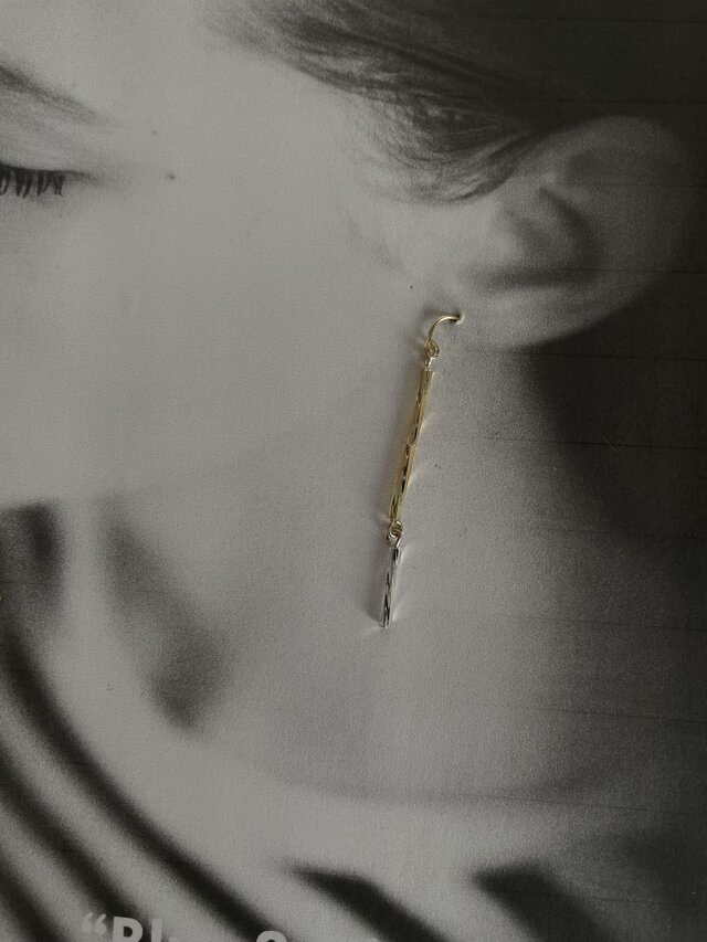 メタリックビーズピアス no.071 | iichi 日々の暮らしを心地よくするハンドメイドやアンティークのマーケットプレイス