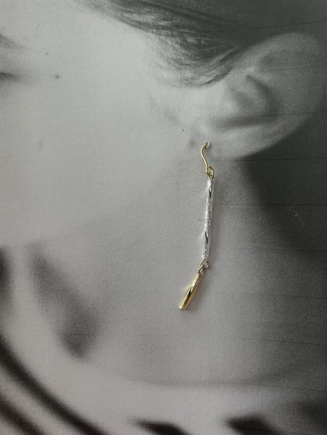 メタリックビーズピアス no.073 | iichi 日々の暮らしを心地よくするハンドメイドやアンティークのマーケットプレイス