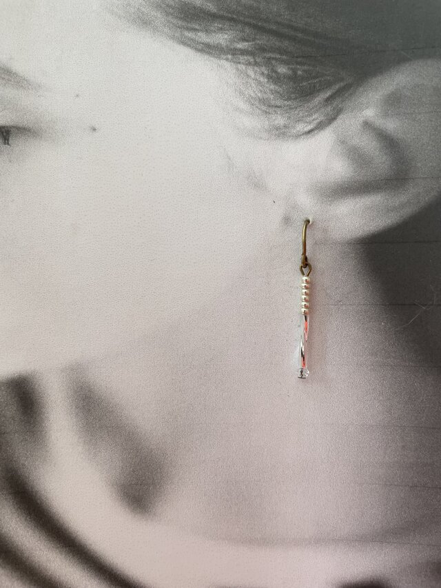 メタリックビーズピアス no.084 | iichi 日々の暮らしを心地よくするハンドメイドやアンティークのマーケットプレイス