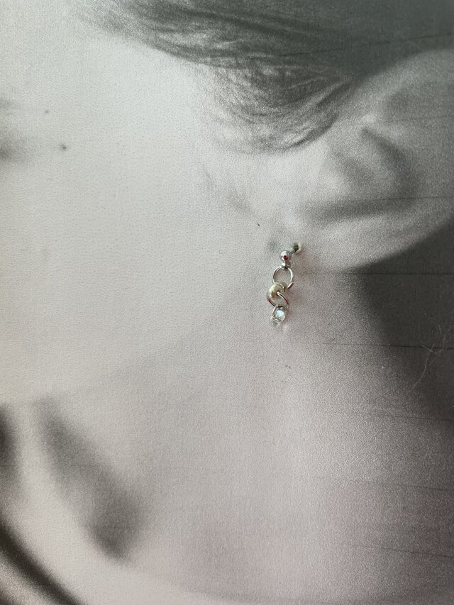 メタリックビーズピアス no.088 | iichi 日々の暮らしを心地よくするハンドメイドやアンティークのマーケットプレイス