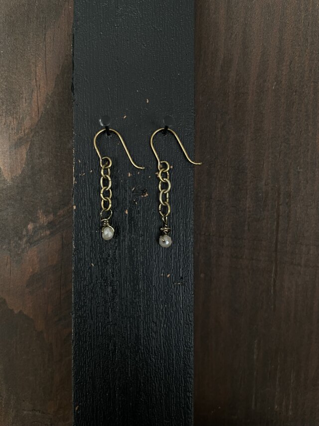 メタリックビーズピアス no.091 | iichi 日々の暮らしを心地よくするハンドメイドやアンティークのマーケットプレイス