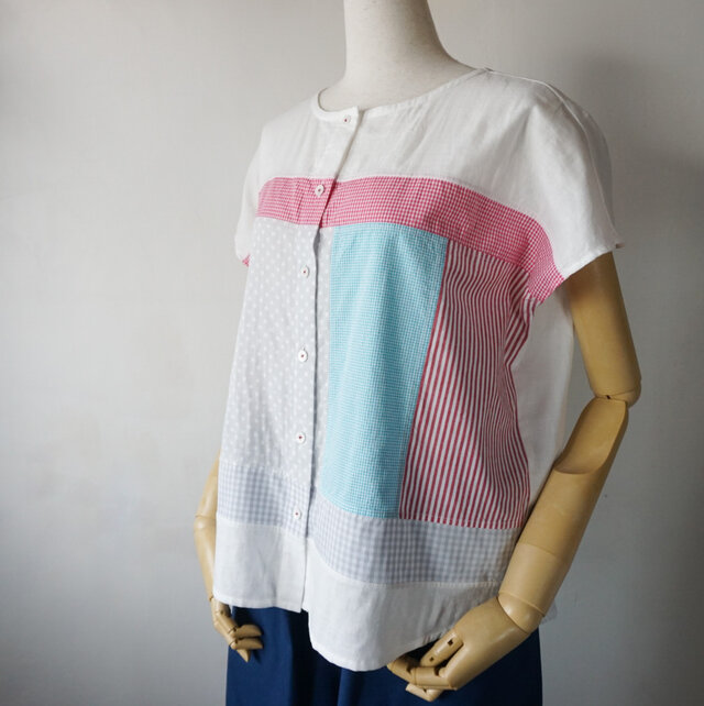 爽やかパッチワークなフレンチスリーブブラウスE(赤色mix) | iichi 日々の暮らしを心地よくするハンドメイドやアンティークのマーケットプレイス