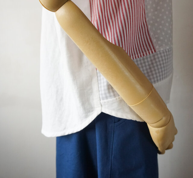 爽やかパッチワークなフレンチスリーブブラウスE(赤色mix) | iichi 日々の暮らしを心地よくするハンドメイドやアンティークのマーケットプレイス