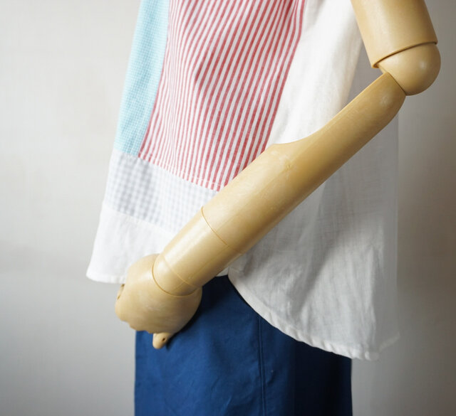 爽やかパッチワークなフレンチスリーブブラウスE(赤色mix) | iichi 日々の暮らしを心地よくするハンドメイドやアンティークのマーケットプレイス