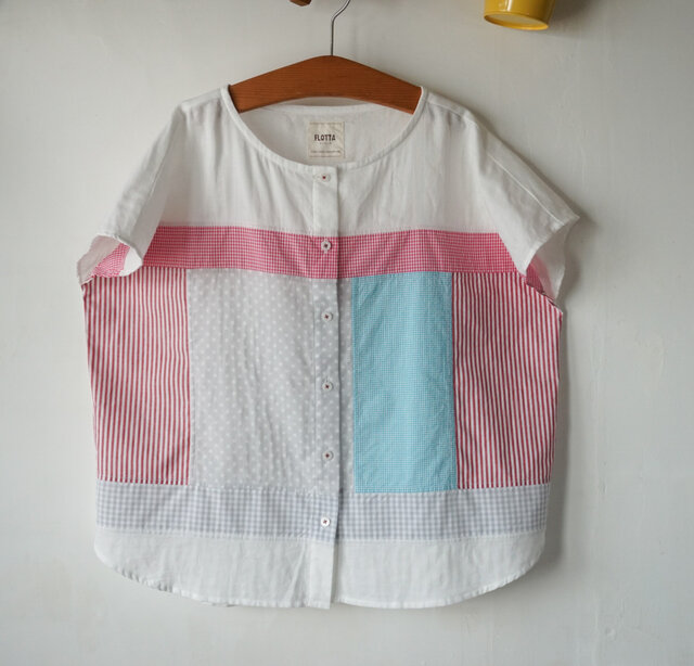 爽やかパッチワークなフレンチスリーブブラウスE(赤色mix) | iichi 日々の暮らしを心地よくするハンドメイドやアンティークのマーケットプレイス