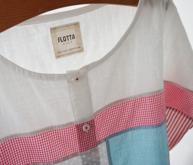 爽やかパッチワークなフレンチスリーブブラウスE(赤色mix) | iichi 日々の暮らしを心地よくするハンドメイドやアンティークのマーケットプレイス