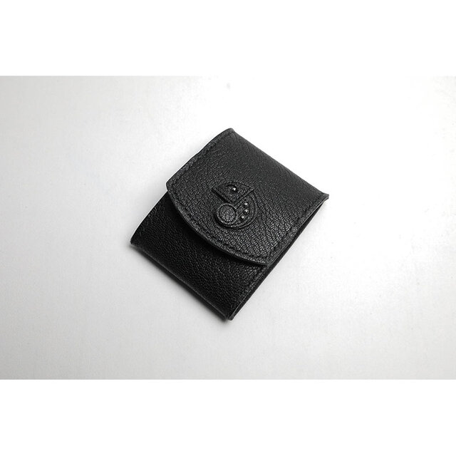 カメレオン デザイン / ヤギ革 ボックス式小銭入れ ( ブラック ) | iichi 日々の暮らしを心地よくするハンドメイドやアンティークのマーケットプレイス