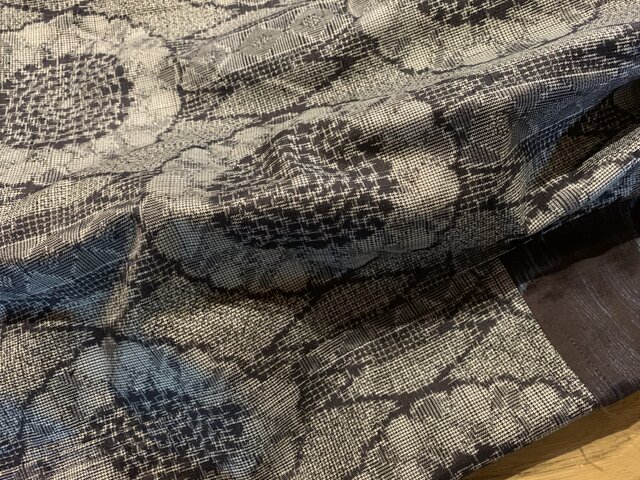 大島着物解からギャザースカート | iichi 日々の暮らしを心地よくするハンドメイドやアンティークのマーケットプレイス