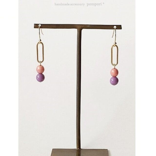 オーバルとビーズのピアス（ピンク系） | iichi 日々の暮らしを心地よくするハンドメイドやアンティークのマーケットプレイス