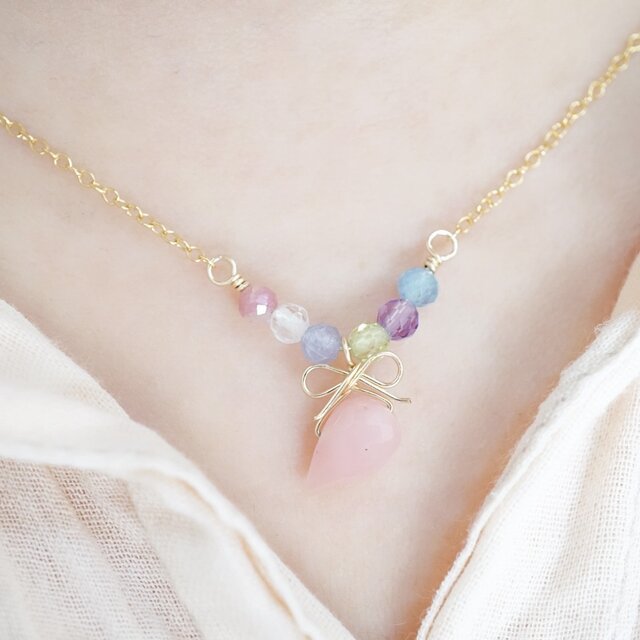 「紫陽花の花束」天然石リボンネックレス | iichi 日々の暮らしを心地よくするハンドメイドやアンティークのマーケットプレイス