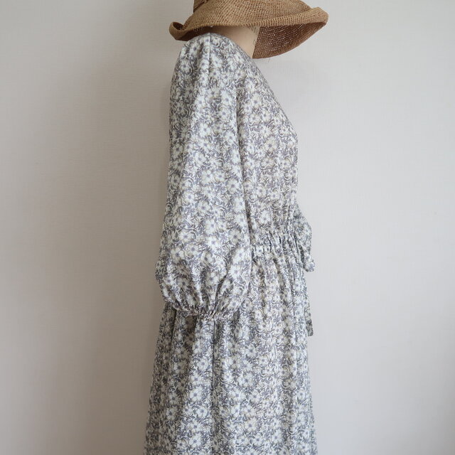 ★ワンピース★リバティプリント☆メイモリス☆パフスリーブ＆ギャザースカート・タナローン | iichi 日々の暮らしを心地よくするハンドメイドやアンティークのマーケットプレイス